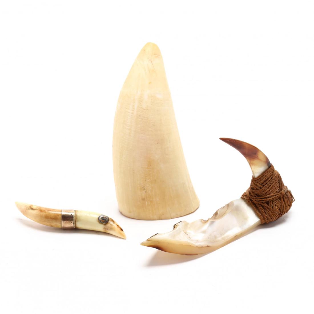 MIXED NATIVE AMERICAN STONE TOOLS & FISH HOOKS