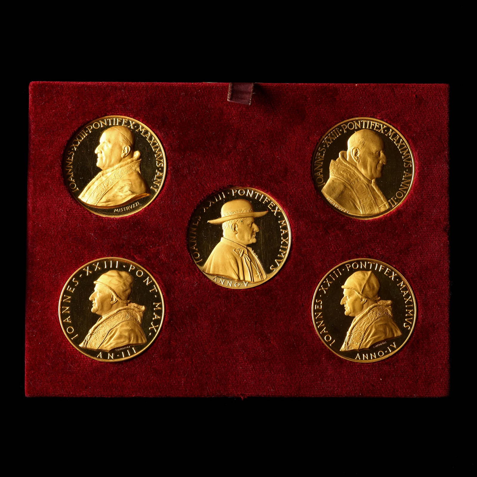 A Set Of Five (5) Large Gold Medals Honoring Pope John Xxiii (1959-1963) Auction