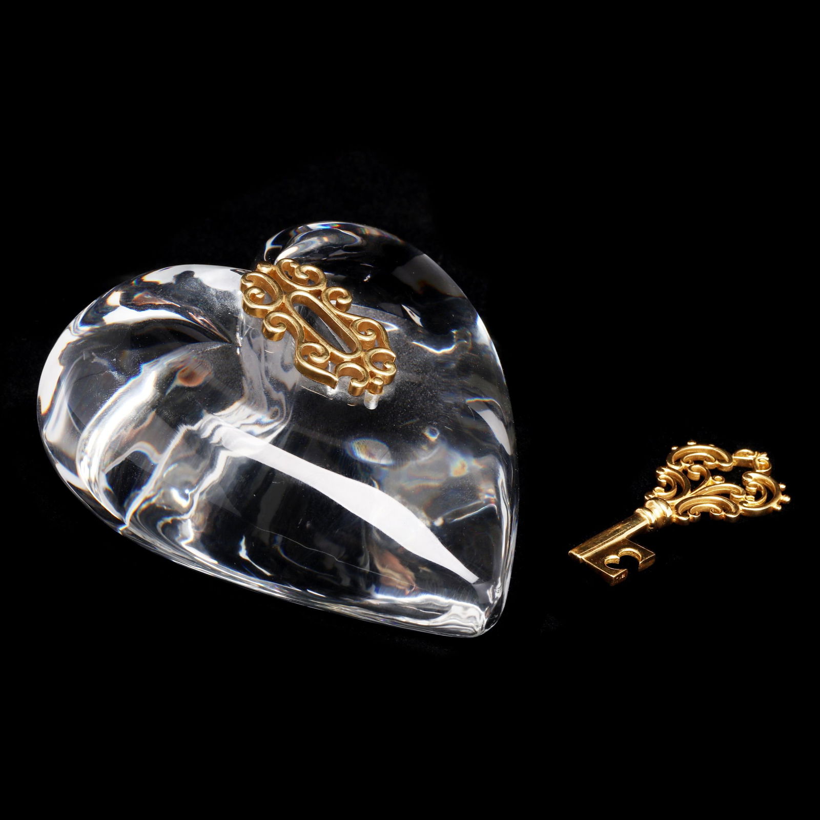 Steuben Crystal And 18k Gold Heart And Key Paperweight Auction
