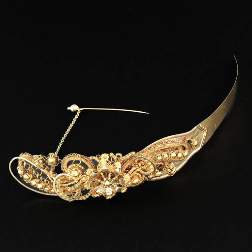 An 18kg Dutch Head Piece Or Voorhoofdsnaald