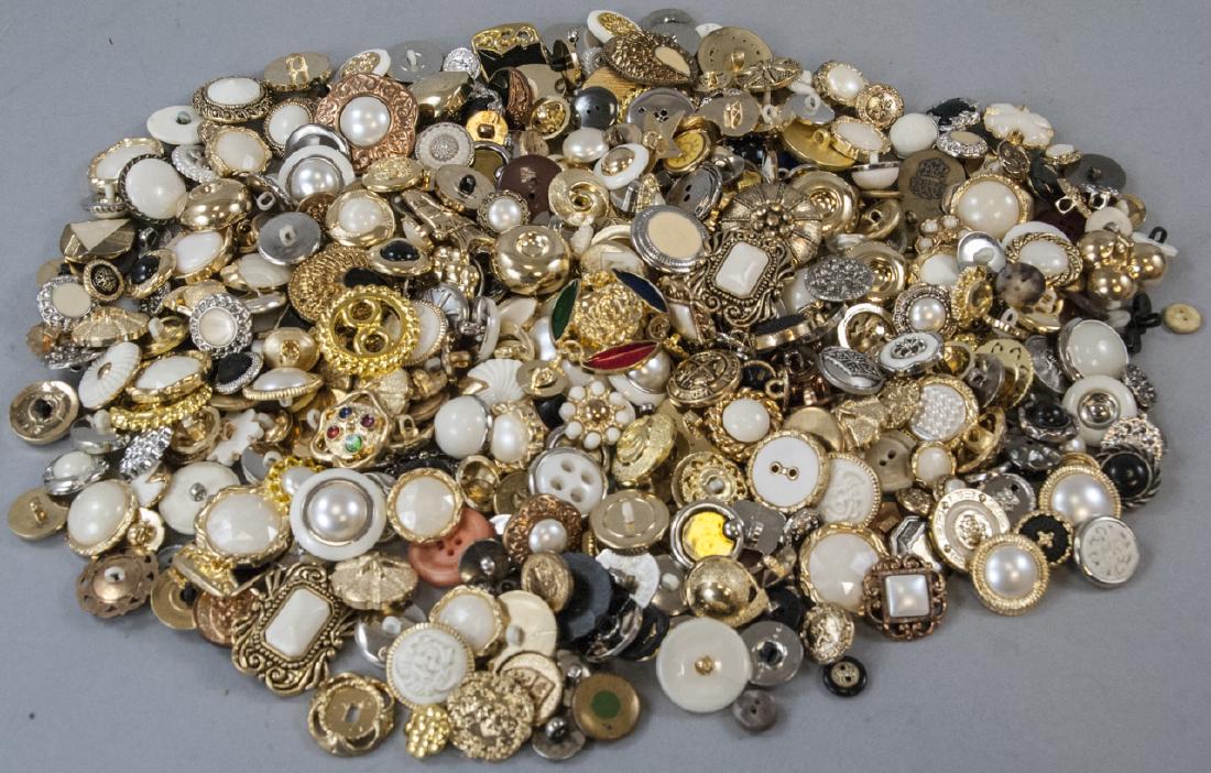 Large Collection of Vintage Clothing Buttons