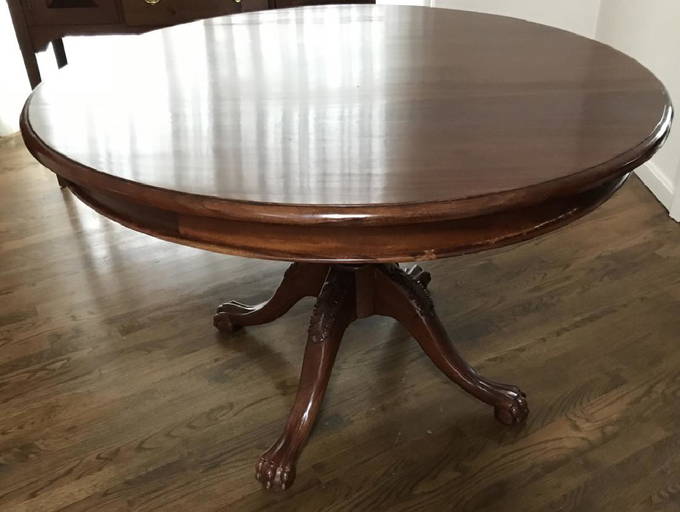 English Sheraton Style Pedestal Round Dining Table