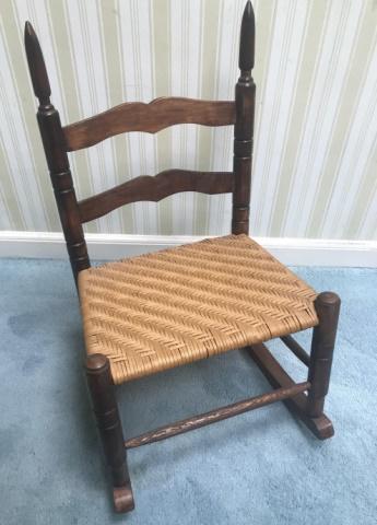 Antique Child Size / Salesman Sample Rocking Chair (#0370) on Jan 30 ...
