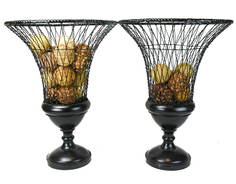 Golden wire and iron wire through-ear vase (#0949) on Sep 01, 2022 ...