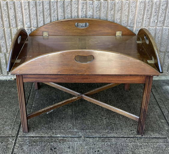 English Style Butler's Table (#0249) on Aug 27, 2022 | Greenwich ...