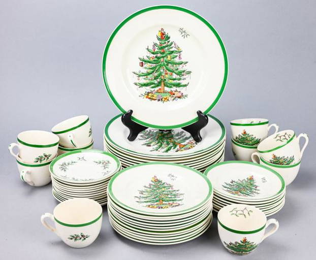 Spode "christmas Tree" Pattern Dinner Service 12