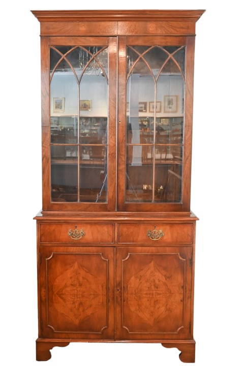 Classical English Regency Display Auction