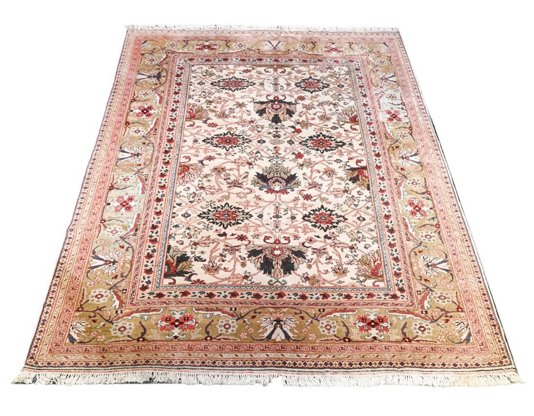 Oriental Hand Made Hand Knotted Wool & Silk Rug Auction