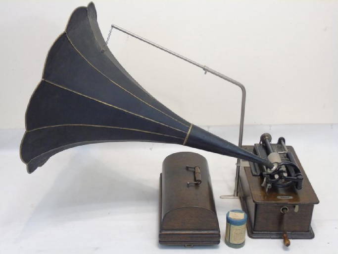 Antique Edison Phonograph With Cylinder & Horn
