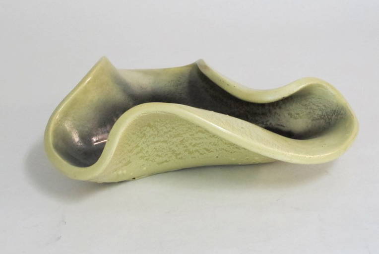 Russel Wright Bauer Manta Ray Bowl