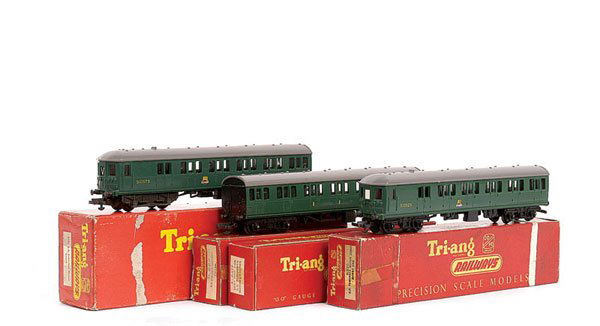 4370: Triang 3-Car SR green EMU Set - Sep 23, 2006 | Vectis Auctions ...