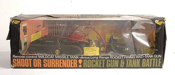 Triang "shoot Or Surrender!" Tank Battle Set