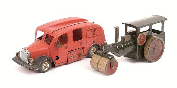 3675: Triang Minic Pre-war Fire Engine and Road Roller