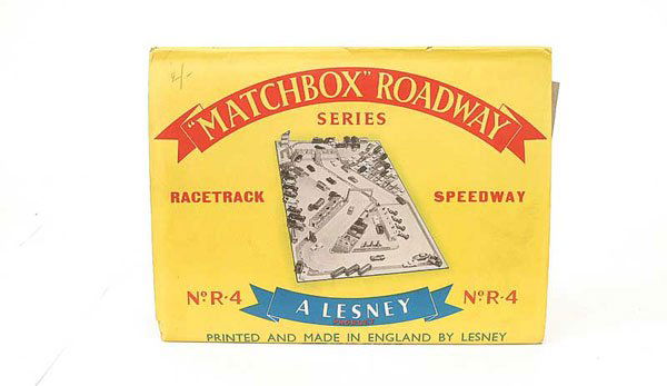 3216: Matchbox Roadway R4 Race Track/Speedway Layout