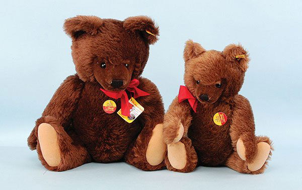 2200: Steiff - 2 x Original Dark Brown Teddy Bears - May 16, 2007 | Vectis Auctions LTD in ...