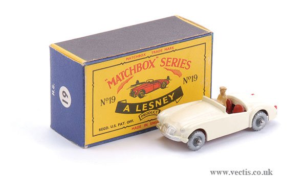 2589: Matchbox Regular Wheels No.19b MGA Sports Car