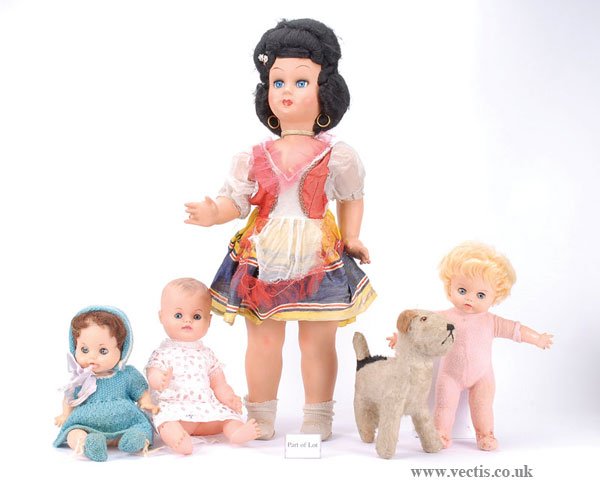 3416: Palitoy Toots Chiltern Rosebud Dolls 1960s