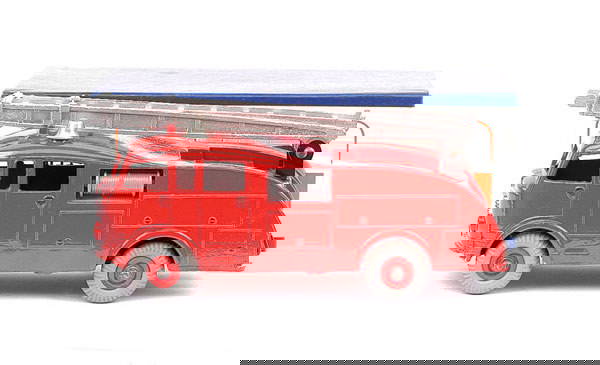 Dinky No.555 Fire Engine