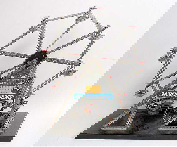 1131: Meccano Gondola Ferris Wheel