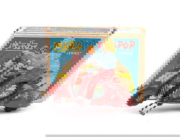 3380: Matchbox Moko Pop Pop Series Motor Scooter