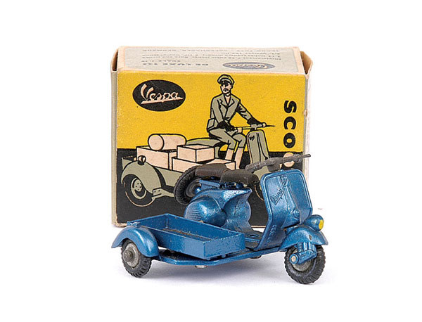Tekno Vespa Scooter And Delivery Sidecar