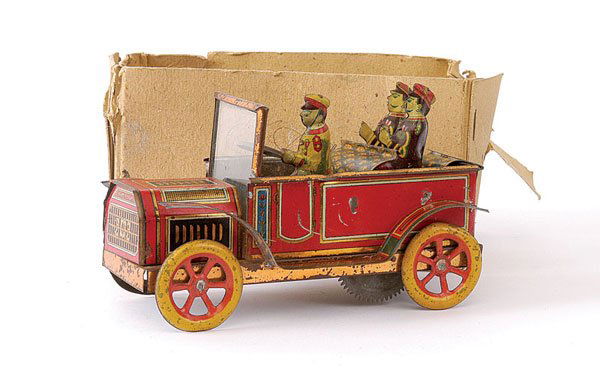 Vectis Auctions LTD - Dolls, Teddy Bears and Tinplate Sale - page 4