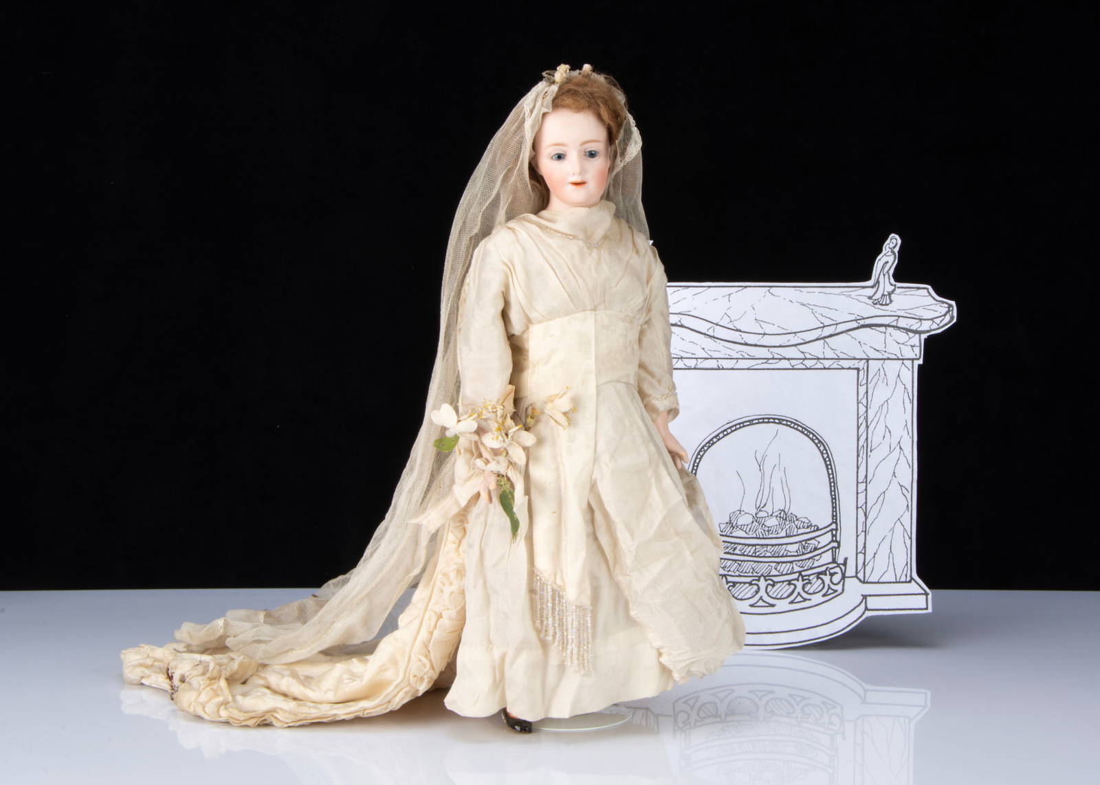 A Gebruder Heubach 7926 Shoulder Head Lady Doll Bride, Auction