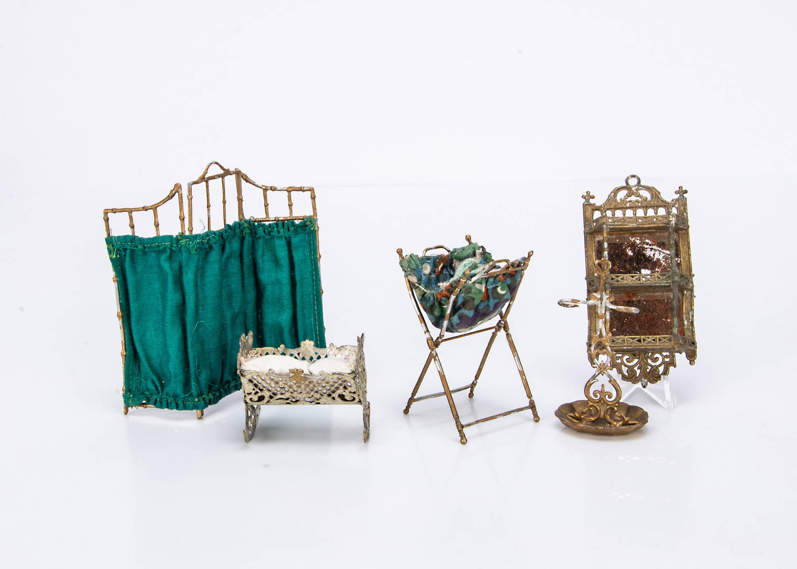 German Soft Metal Dollsí House Chattels And Furniture, Auction