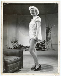 Estate Of Bunny Yeager Original Pin Up Photograph Auction
