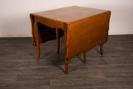 ROUND MAPLE DROP LEAF DINING TABLE. RESTING ON TURNED - Apr 24, 2013 ...