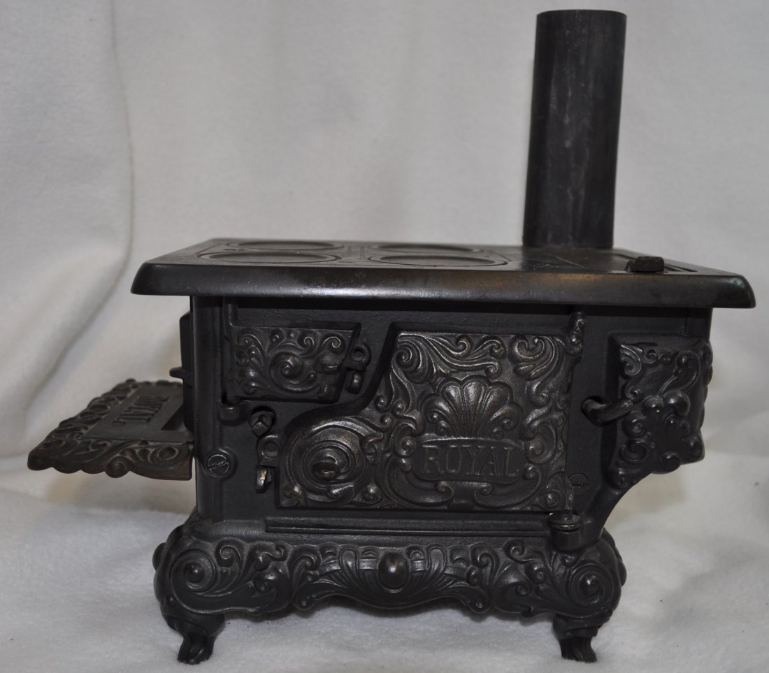 Antique Cast Iron Salesman Sample/toy Royal Wood Stove