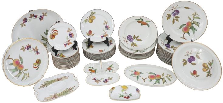 (45) Royal Worcester Evesham Dinnerware Set