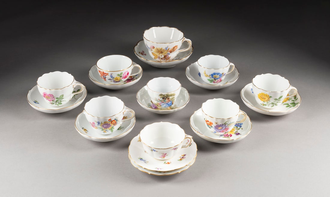 Neun Tassen Mit Zehn Untertassen 'meissen' Deutsch, Meisse