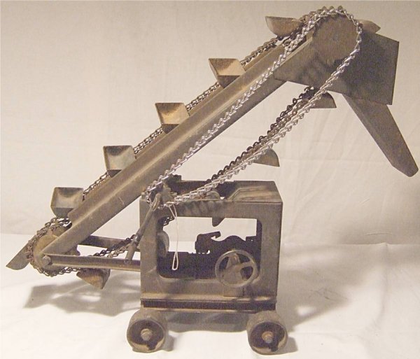 3044: 1920's Buddy L Sand Loader, Old Overpaint Complet