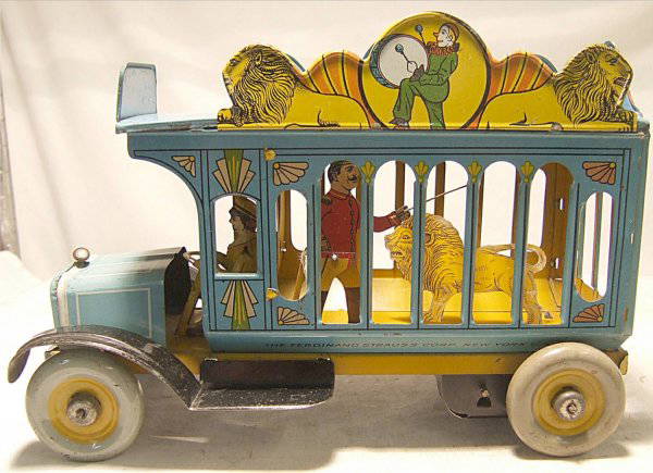 Strauss Circus Cage Truck With Working Lion & Tam