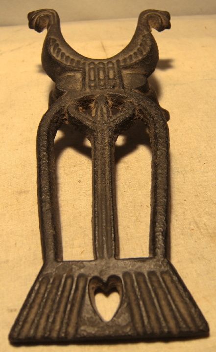 4025: Antique Cast Iron Boot Jack, 10 1/4L x 4 3/4W