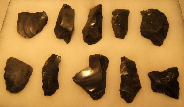 10 Obsidian Flake Knifes, Prehistoric