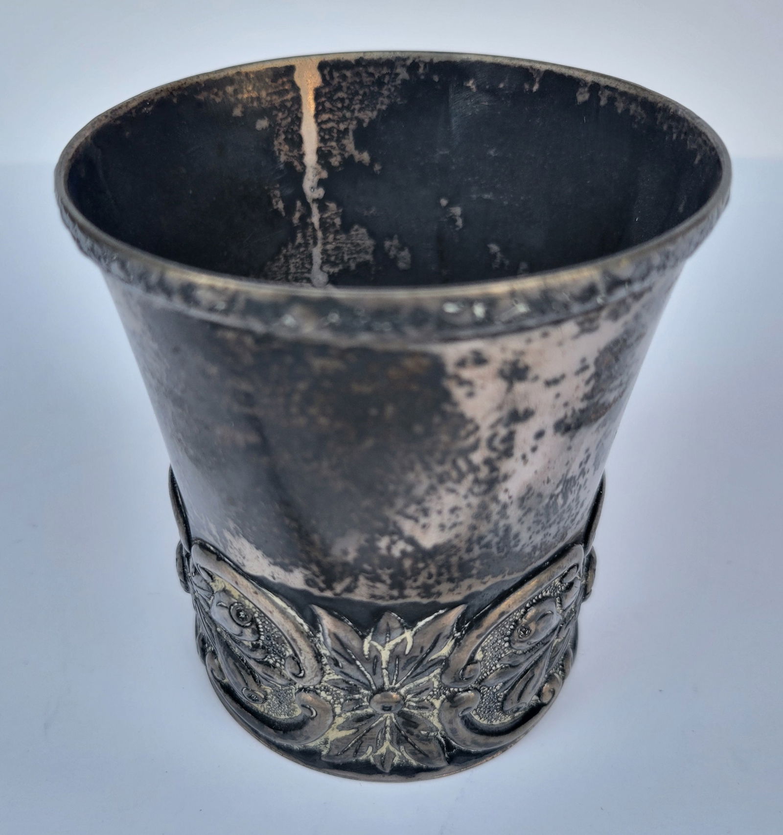 Intercostal Estate Baltimore Repousse Coin Silver Ae Andrew Ellicott ...