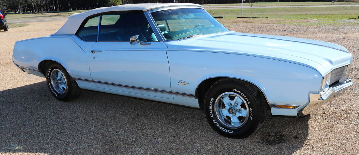 1970 Oldsmobile Cutlass Convertible, Baby Blue