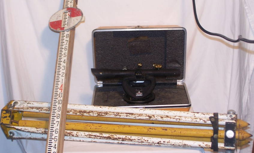 Vintage Craftsman Level Surveying Transit With Tripod