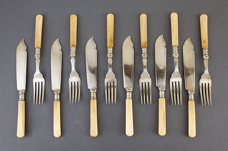 Silverplate, Bone Handled Fish Forks And Knives