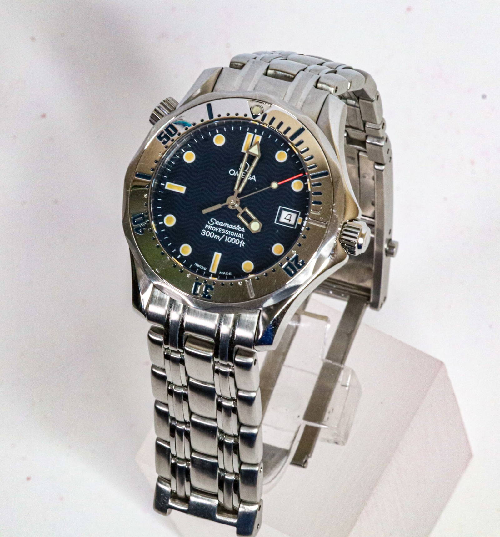 Omega Seamaster 2562.80 Navy Dial Watch, 36mm Auction