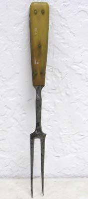 4006: 230 YEAR OLD REVOLUTIONARY WAR FORK