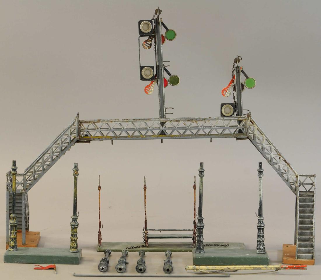 MARKLIN SIGNAL BRIDGE AND PARTS - Aug 22, 2019 | Bertoia Auctions in NJ