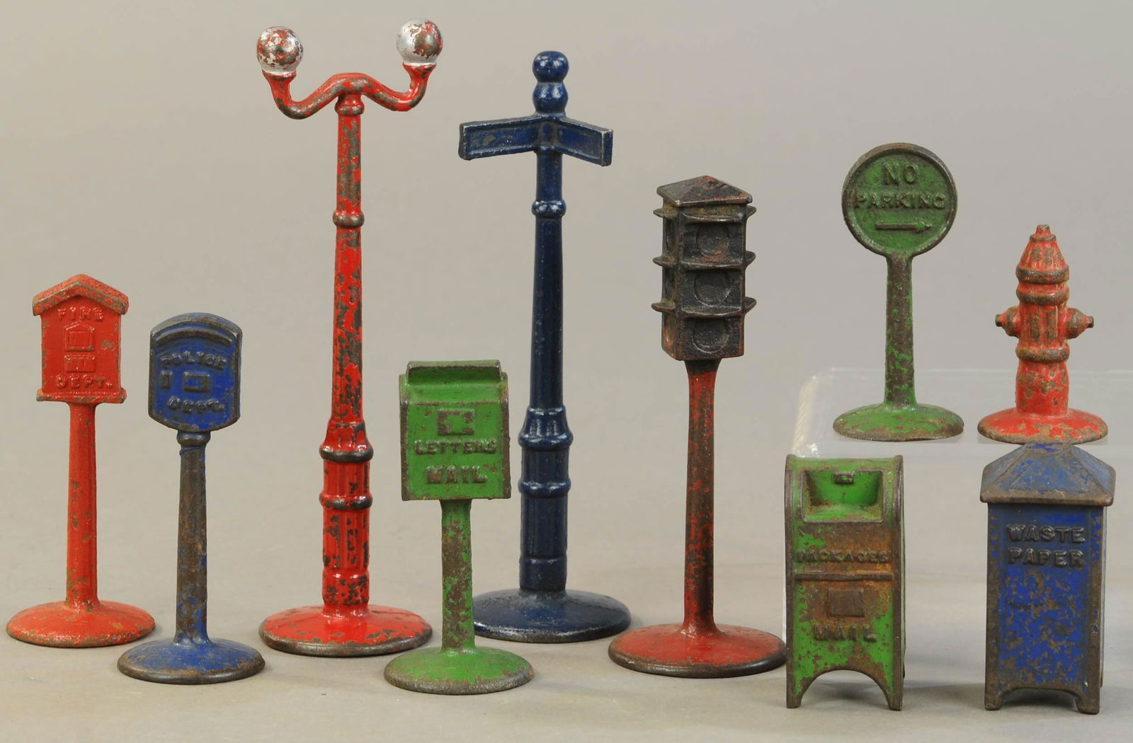 KILGORE ROAD SIGNS AND ACCESSORIES - Mar 05, 2020 | Bertoia Auctions in NJ
