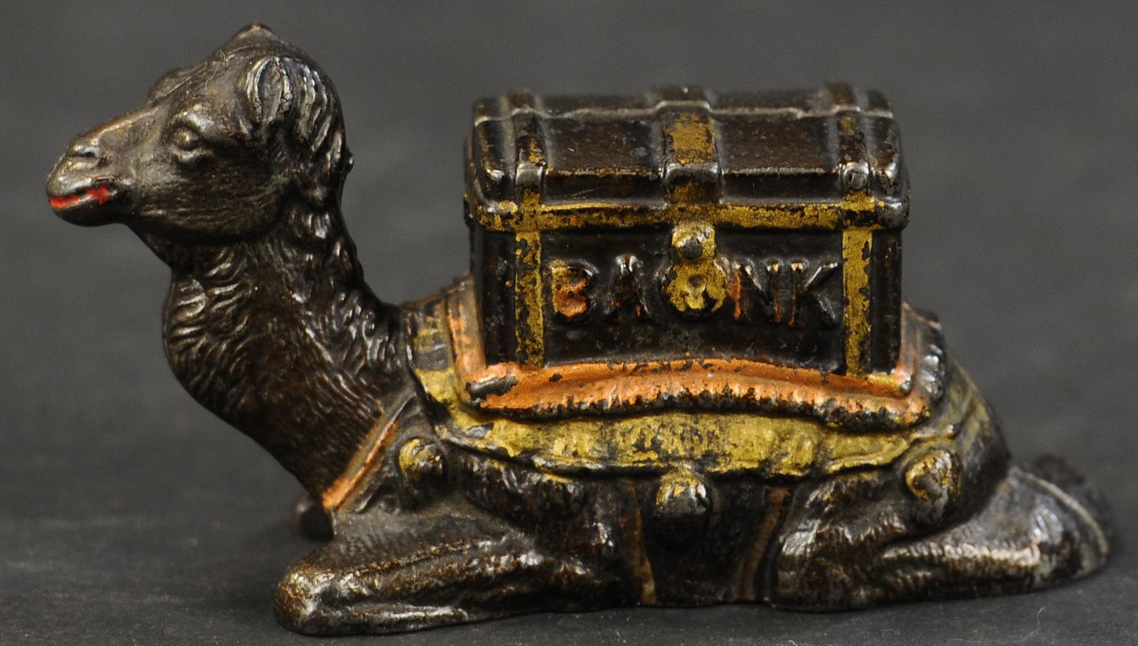 Kneeling Camel Still Bank