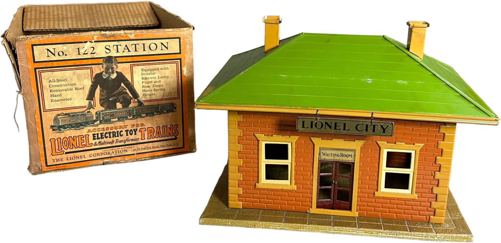 Boxed Lionel No. 122 Station Auction