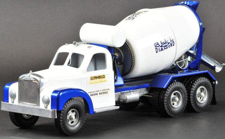 SMITH MILLER B-MACK BLUE DIAMOND CEMENT TRUCK
