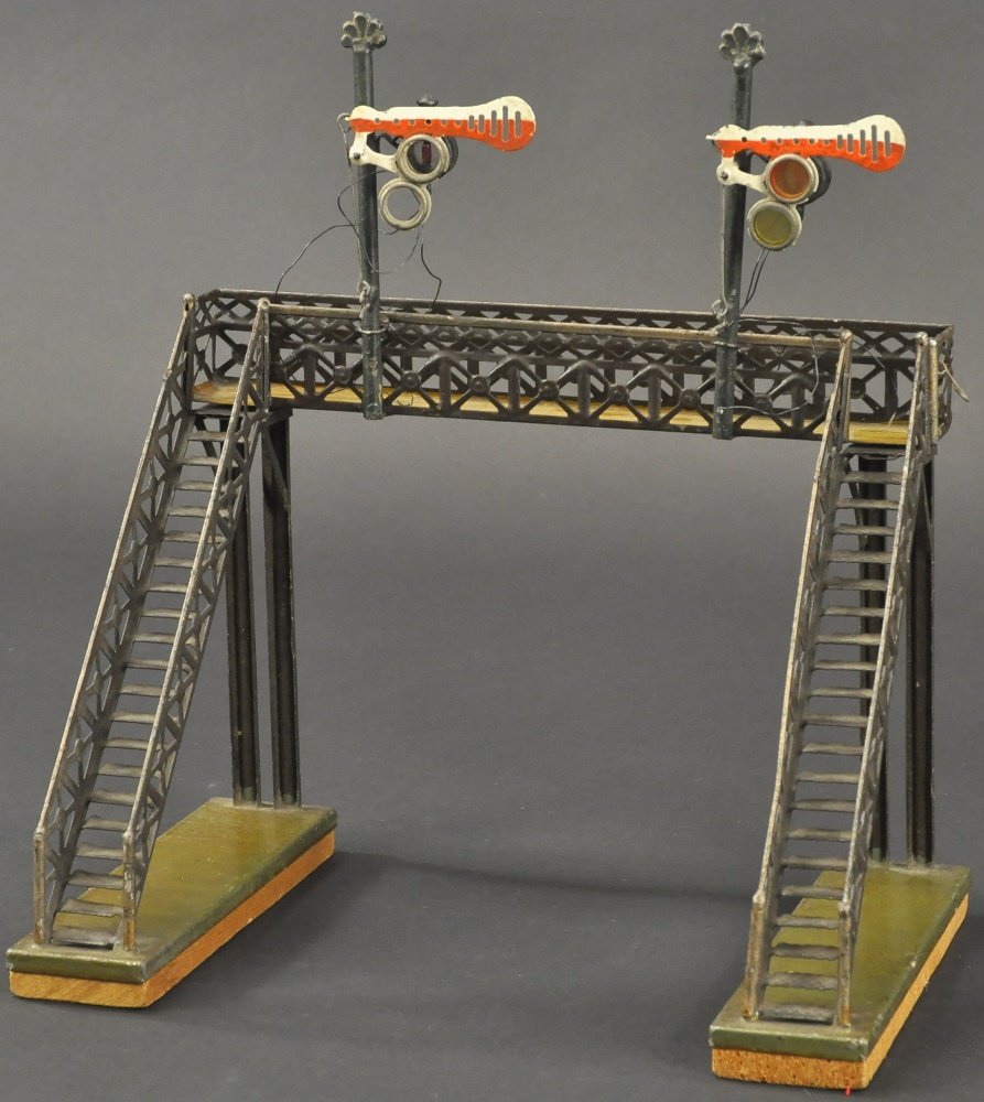 Marklin Signal Foot Bridge