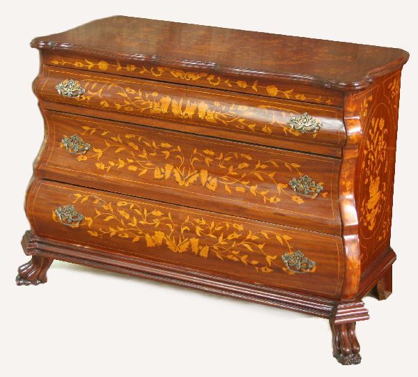 1050: Dutch Bombe Chest